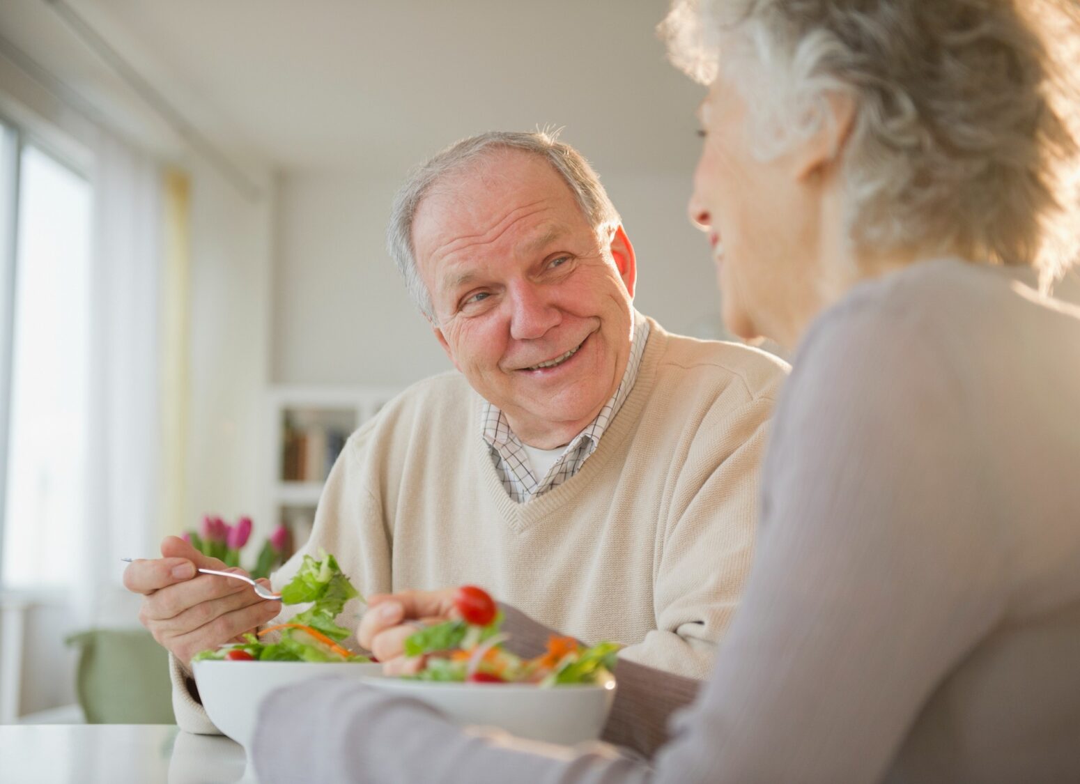 How Dining in Senior Living is Good for Brain Health - Casa